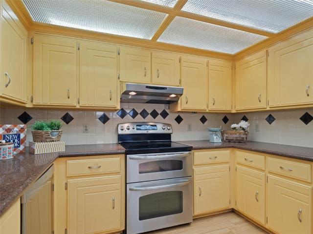 1372 W Cedarbrook Lane
