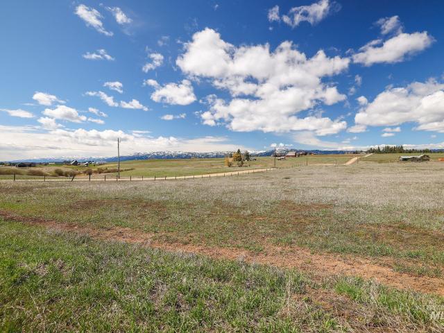 13739 Grouse Knoll