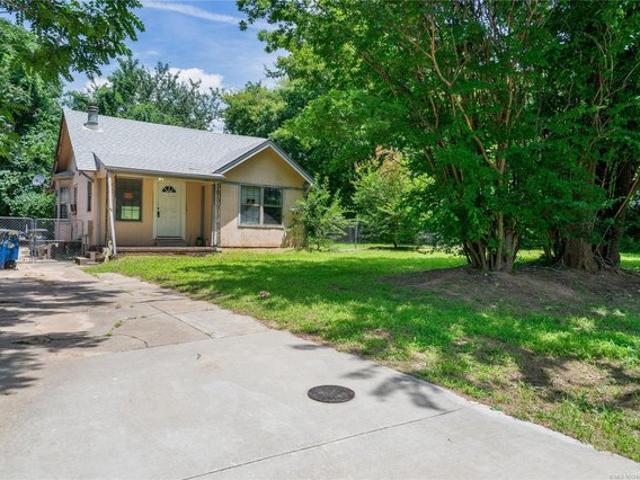 1373 E 66th Pl, Tulsa, OK 74136