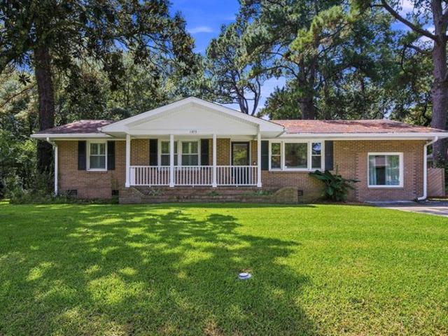 1373 White Dr, Charleston, SC 29407