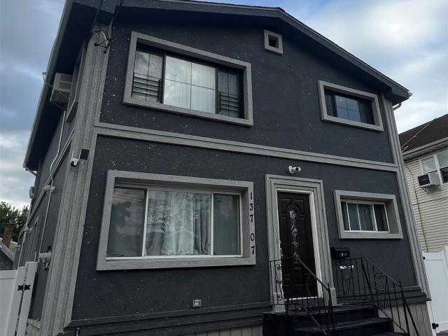 137 07 th Street