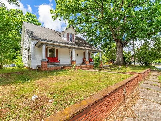 137 12th Street NW
