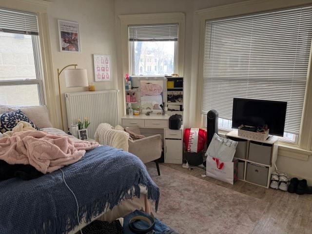 137 139 2 Bedroom Apartment for Rent at 137 Langdon St, Madison, WI 53703