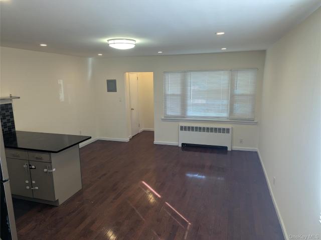 137 1 th Road | Compass