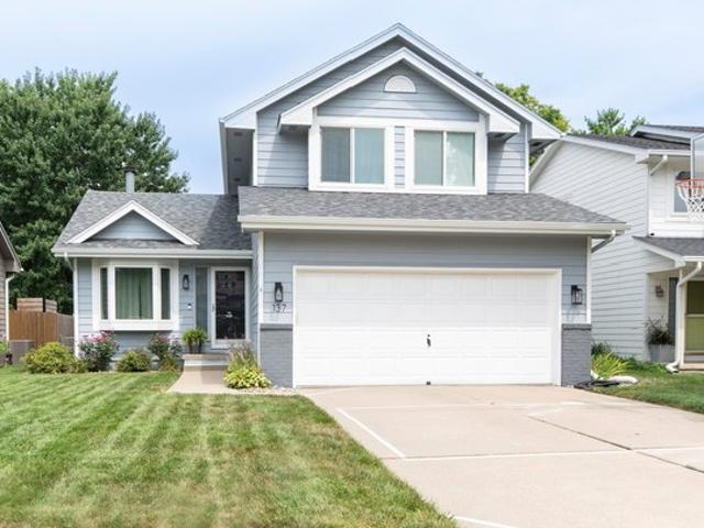 137 28th Ct, West Des Moines, IA 50265