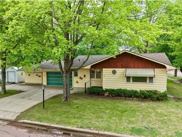137 2nd St E, Tracy, MN 56175