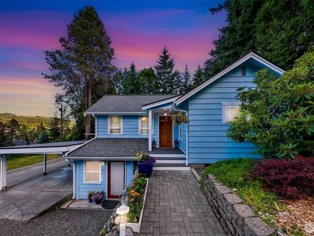 137 33rd St, Bellingham, WA 98225