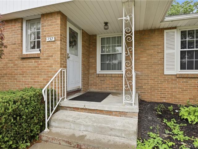 137 Cornwall Ave