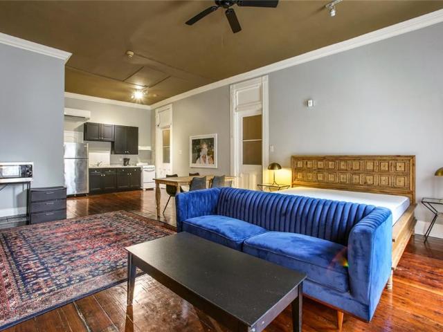 137 Carondelet Street # 301