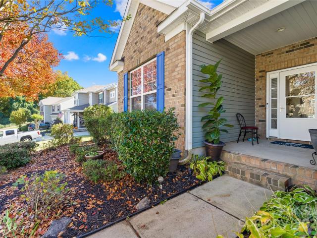 137 Chertsey Dr, Mooresville, NC 28115 | MLS #4316