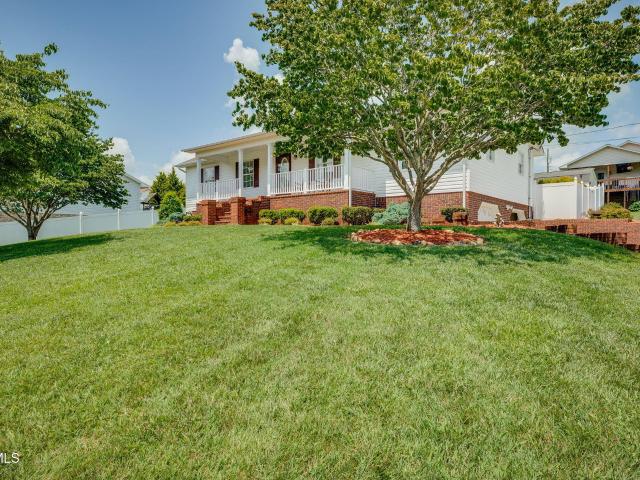 137 Chickasaw Circle