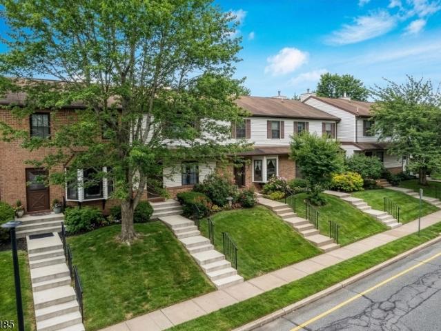 137 Cynthia Dr