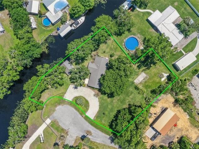 137 and 135 Riverside Dr, Satsuma, FL 32189