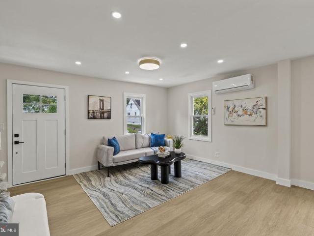 137 Ardsley Ave