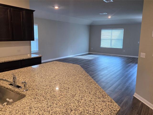 137 Arrowhead Vine St