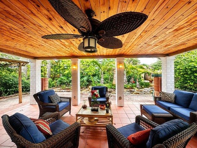 137 Auburn Dr, Lake Worth Beach, FL 33460