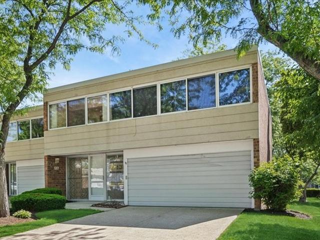 137 Avon Rd, Northbrook, IL 60062