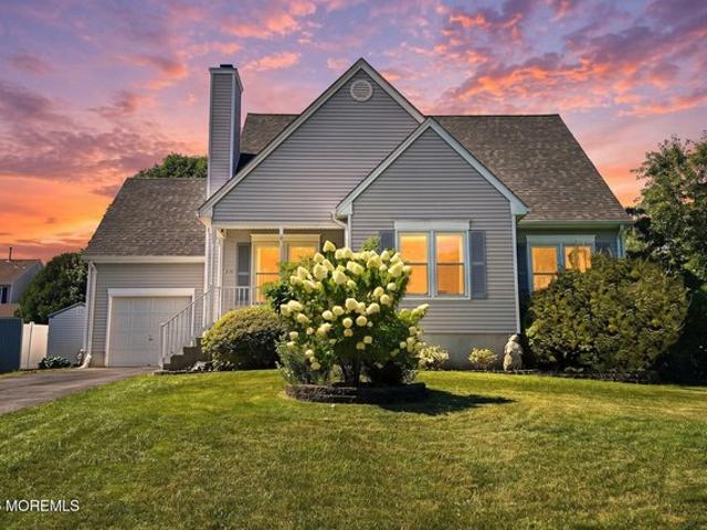 137 Bowline Rd, Manahawkin, NJ 08050