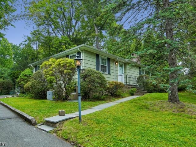 137 Beekman Rd