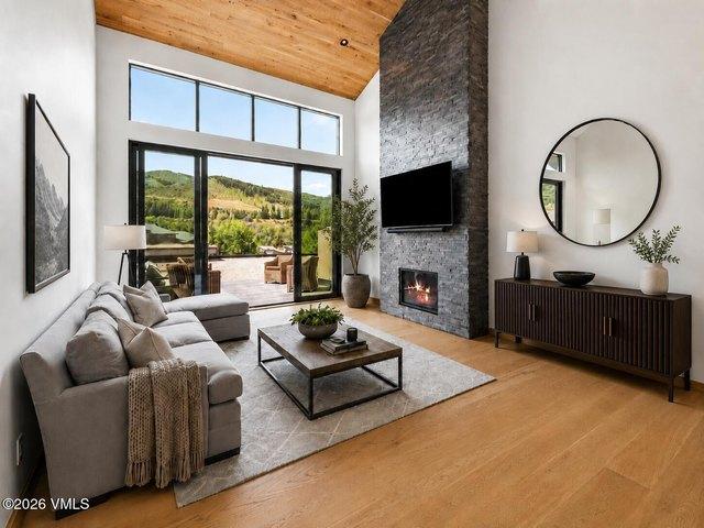 137 Benchmark Rd Unit 214W, Avon, CO 81620