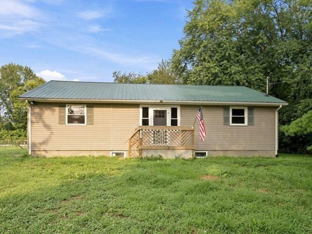 137 Blake Ln, Berry, KY 41003