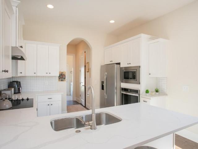 137 Glacier Way