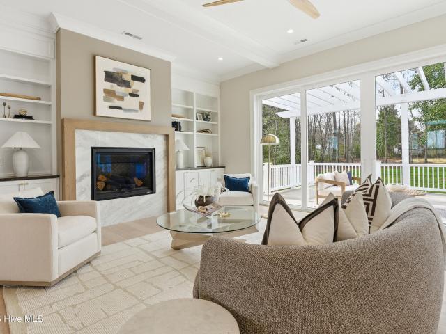 137 Great Oak Drive