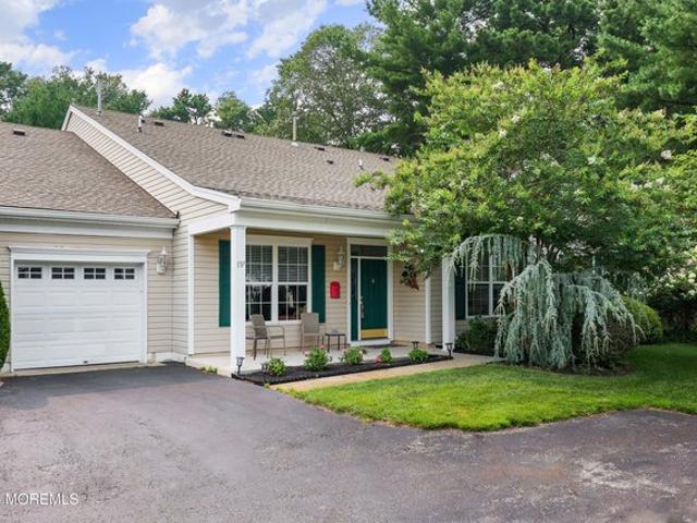 137 Greenlawns Dr, Lakewood, NJ 08701