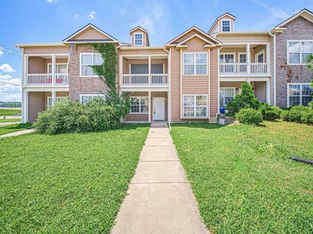 137 E 7th St, Junction City, KS 66441