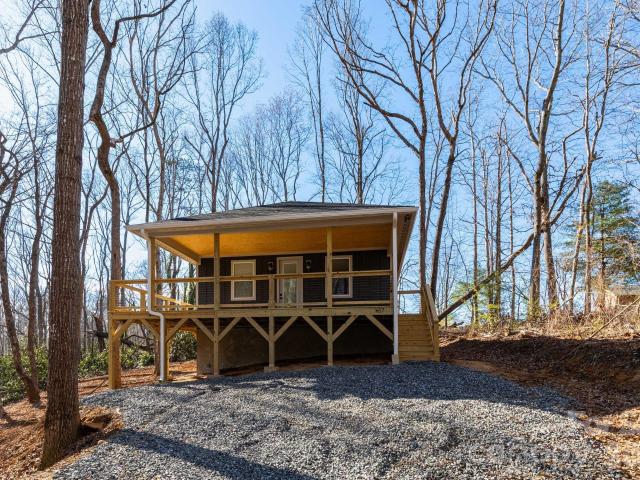 137 E Arbutus Trail, Hendersonville, NC 28792 | MLS #4360