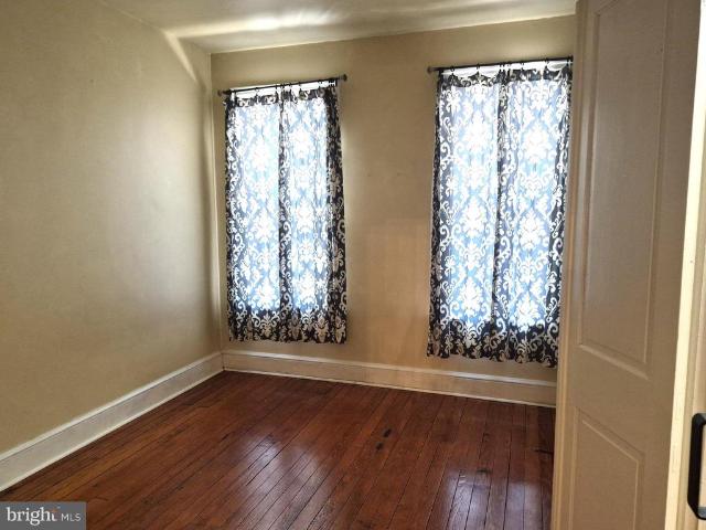137 E New Street
