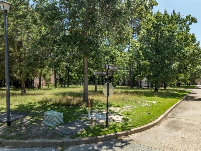 137 Eagles Bluff Blvd S