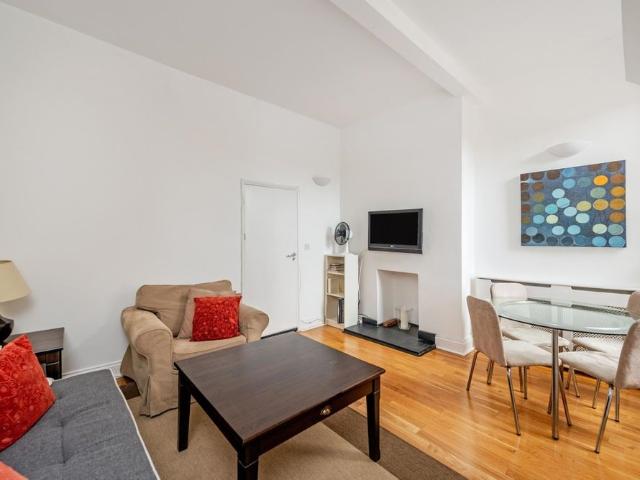 137 Earls Court Road, London, SW5