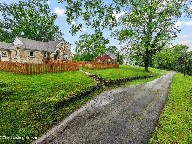 137 Eastview Dr