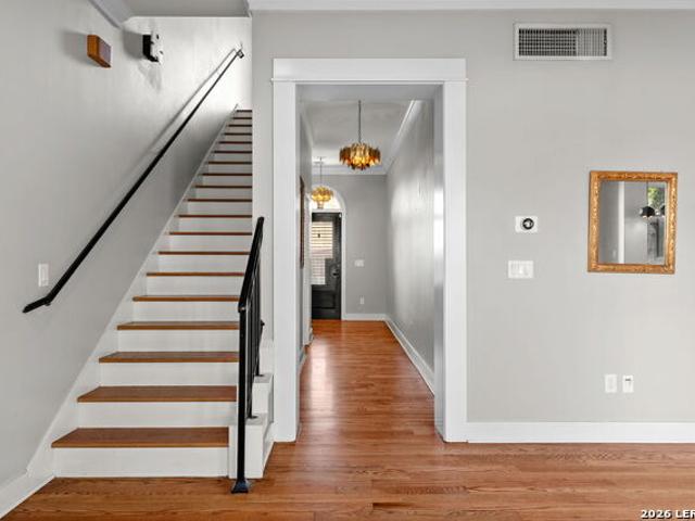 137 Katherine, Unit 2