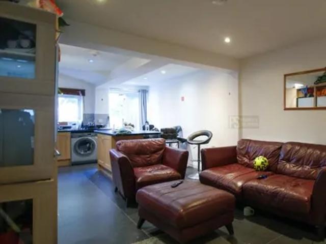 137 Heeley Road, Stirchley, B29 6EJ, United Kingdom | 6 bed townhouse for rent #111210858 | Rentberry