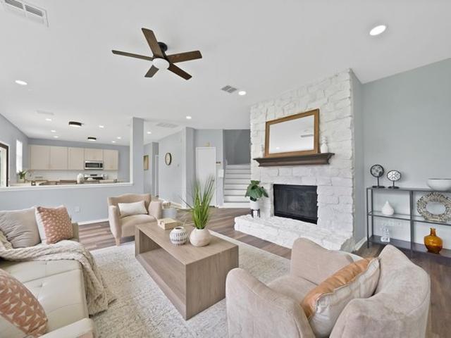 137 Heritage Dr, Crowley, TX 76036