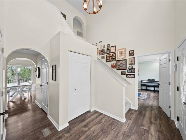 137 John Dr