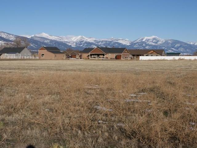 137 Jay Bird Dr, Hamilton, MT 59840