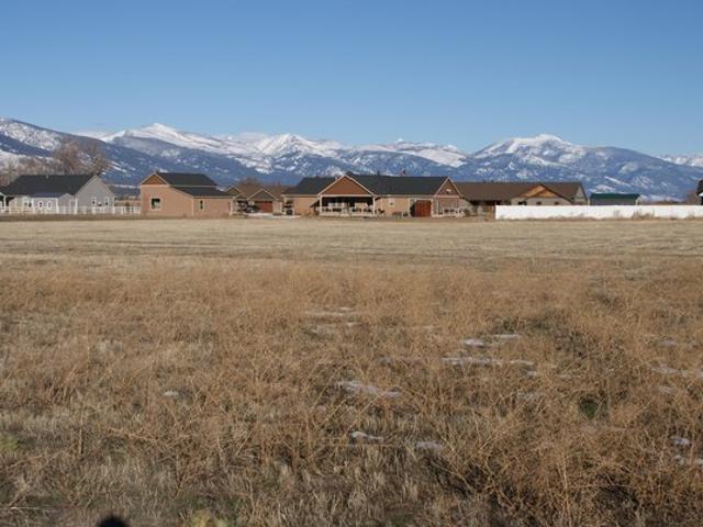 137 Jay Bird Dr, Hamilton, MT 59840