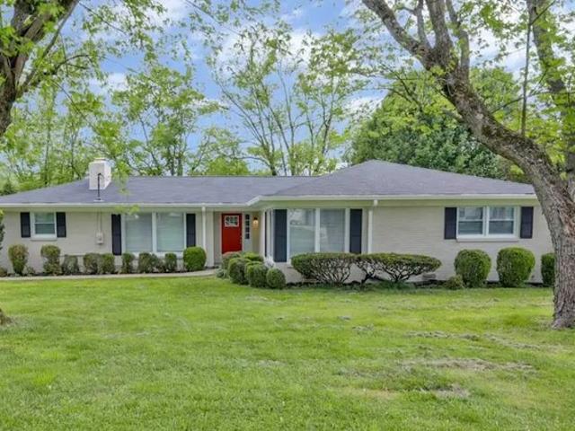 137 Oaks Dr, Gallatin, TN 37066