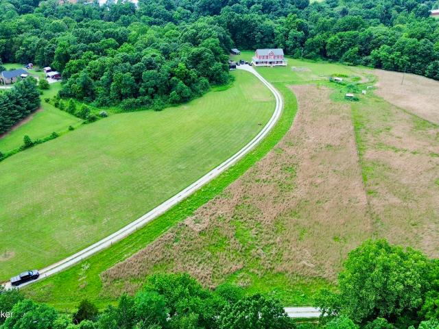 137 Lawrence Ln