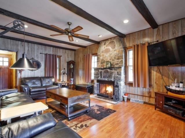137 Lakeview Ave