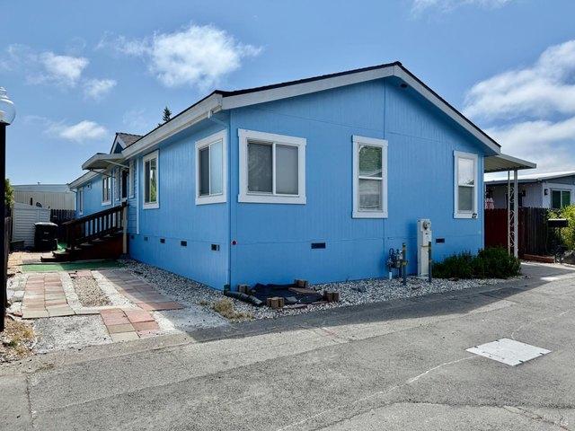 137 Leisure Park Cir, Santa Rosa, CA 95401