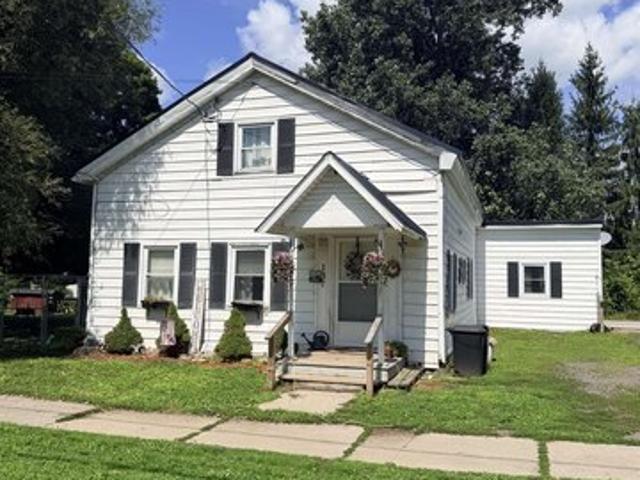 137 Lincoln Ave, Waddington, NY 13694