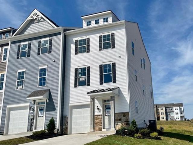 137 Mossdale Blvd, Falling Waters, WV 25419
