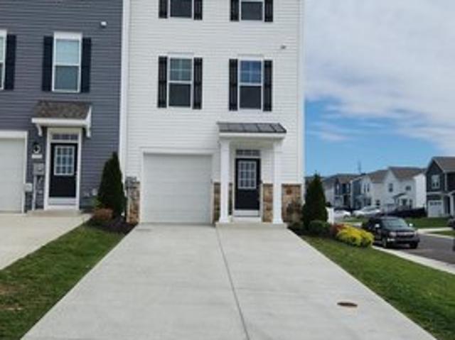 137 Mossdale Blvd, Falling Waters, WV 25419