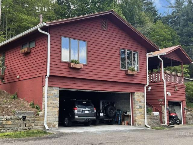 137 Maple Road