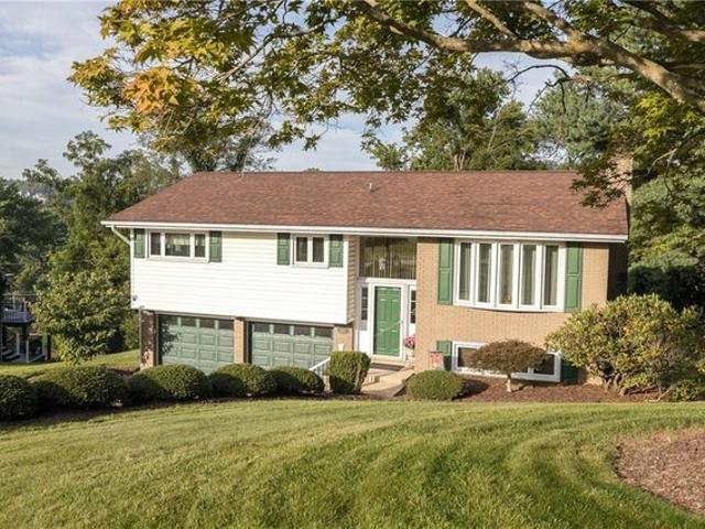 137 McGregor Dr, Canonsburg, PA 15317
