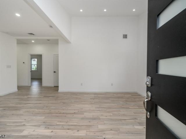 137 Myrtle Ave